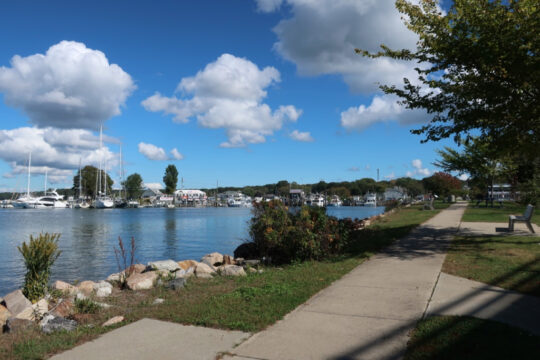 Niantic - Waterford CT: Shoreline Getaway - Getaway Mavens