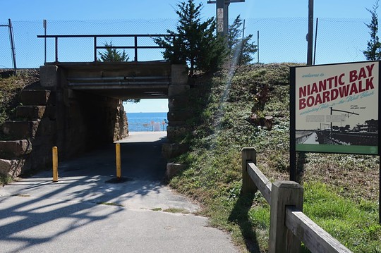 Niantic - Waterford CT: Shoreline Getaway - Getaway Mavens