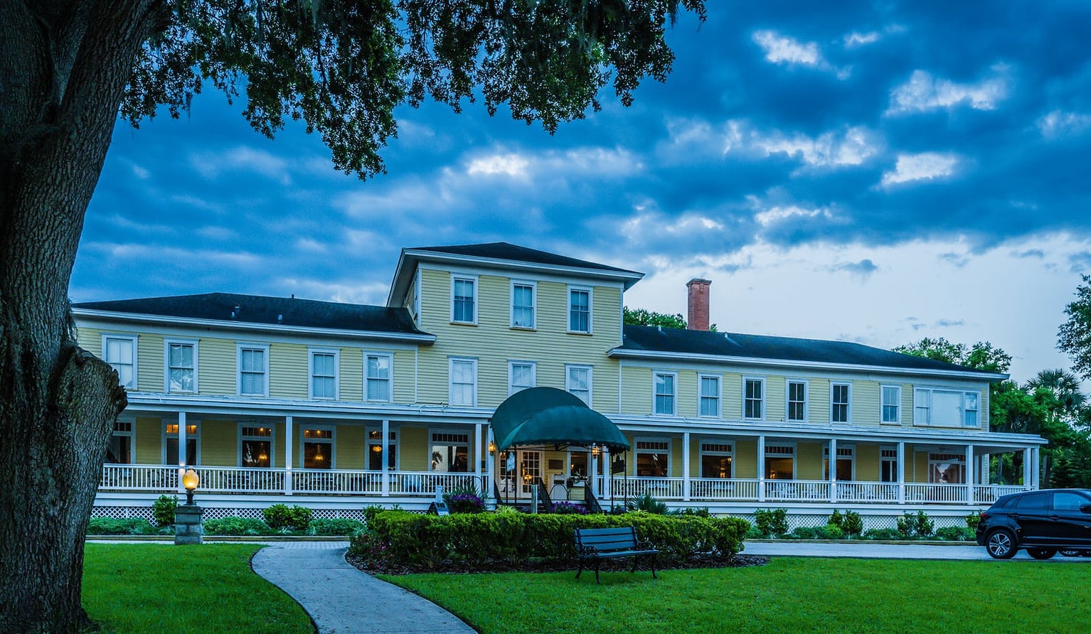 Mount Dora; Florida's Cutest Small Town (Romantic Getaway)