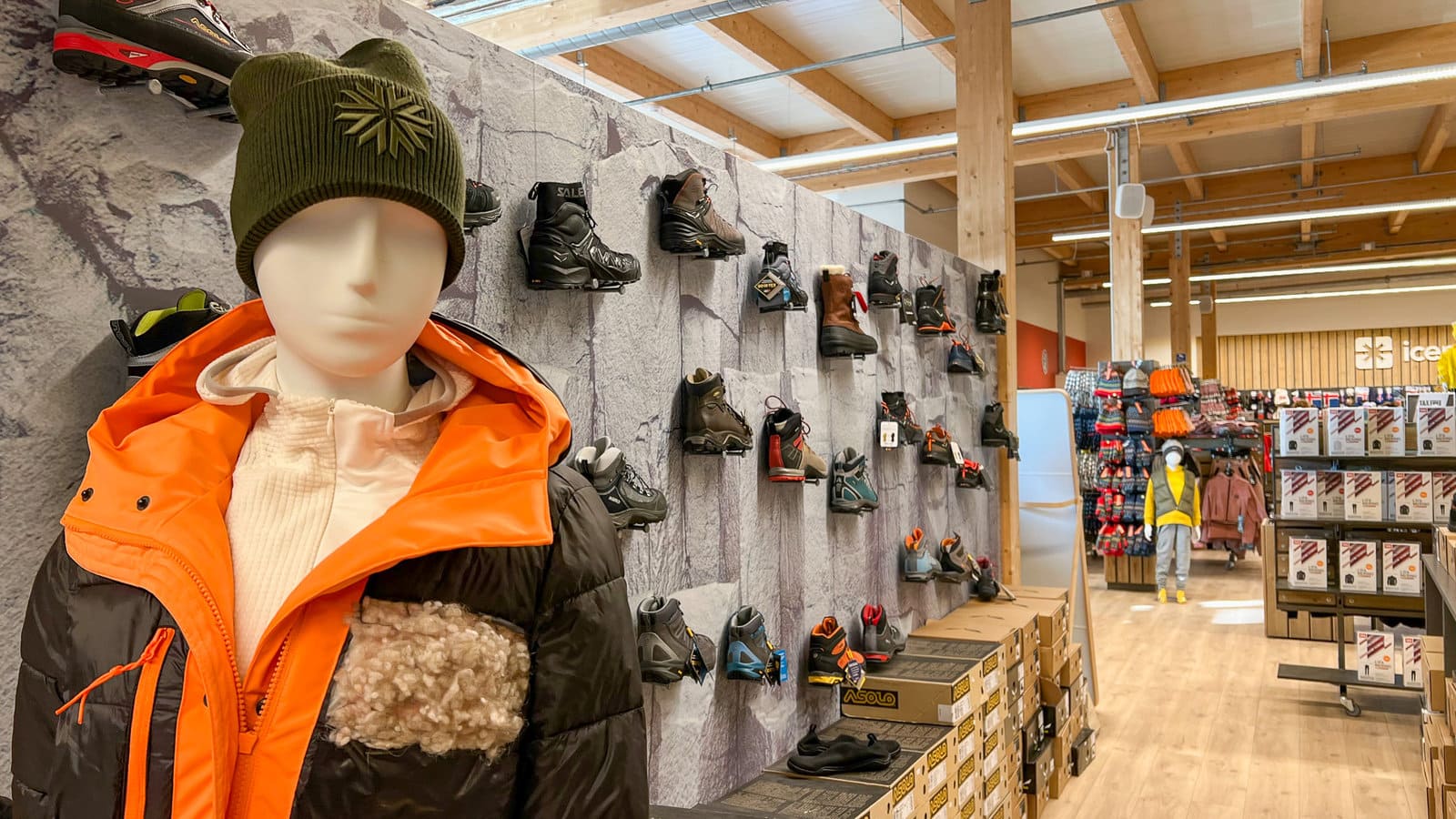 Essential Iceland Packing List (FREE Checklist) - Getaway Mavens