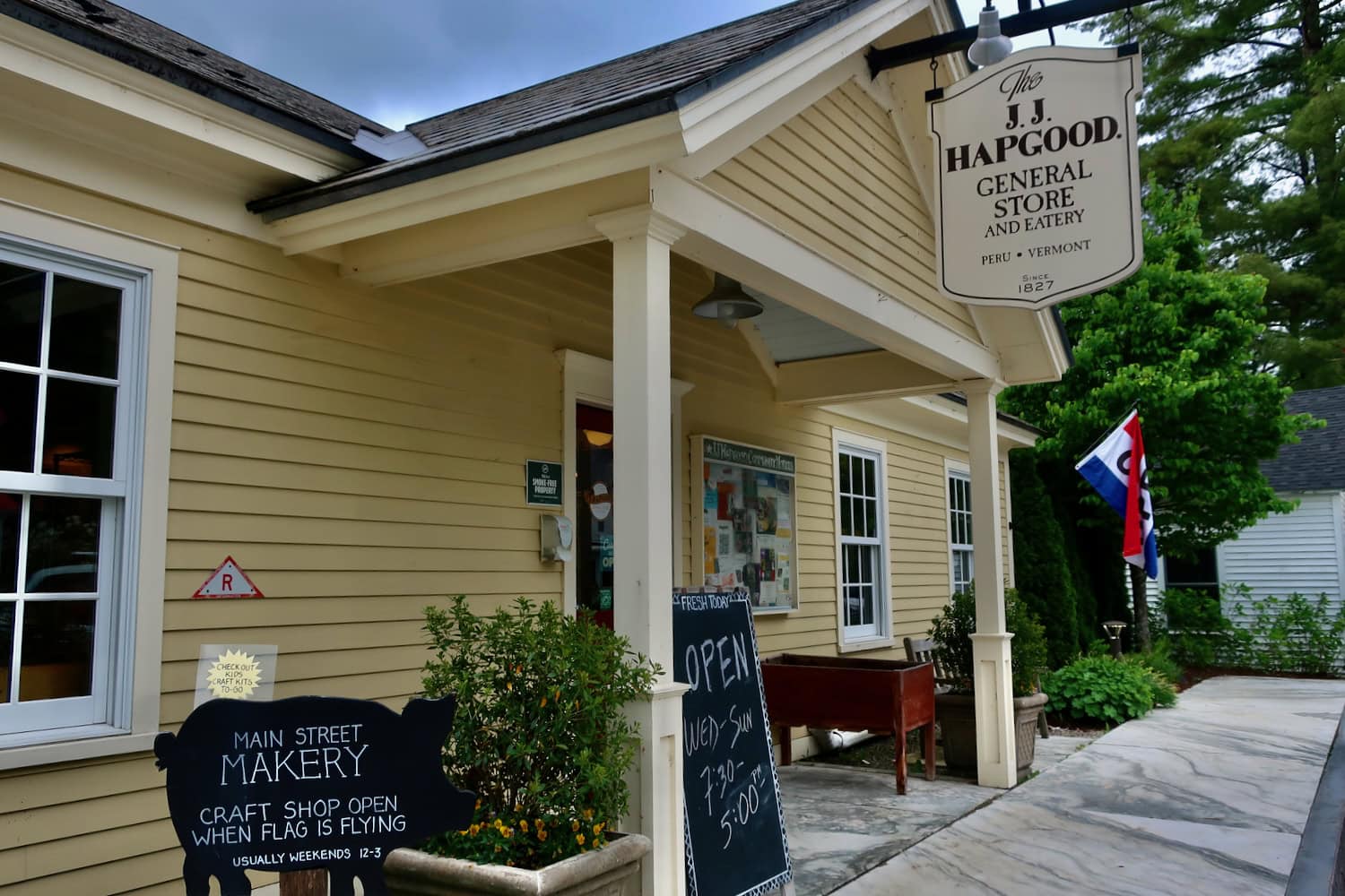 Seesaws Lodge | Peru Vermont | Neighboring Bromley Ski Resort